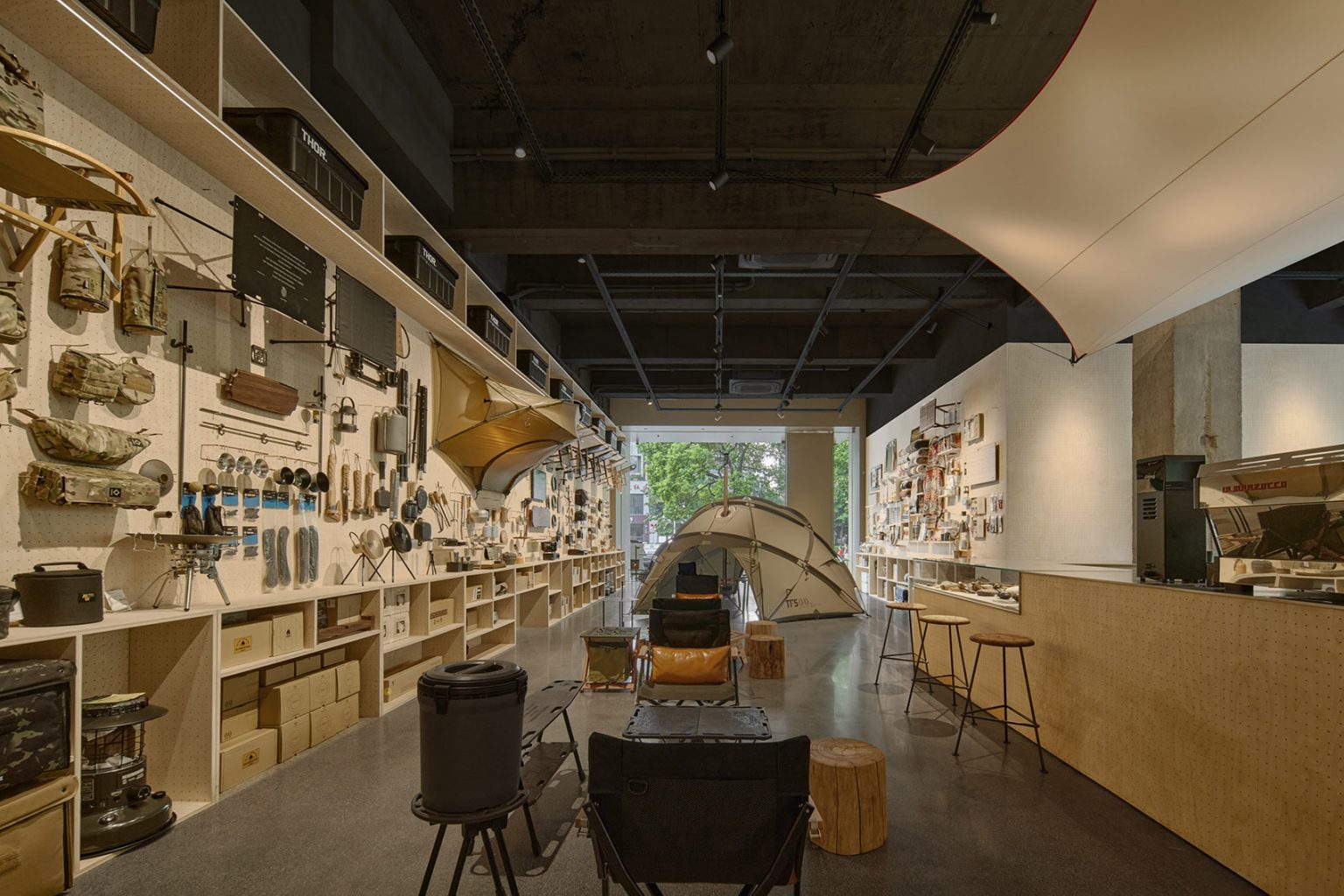 杭州·OFF SPACE户外露营生活集合店 / 观堂 | SOHO设计区