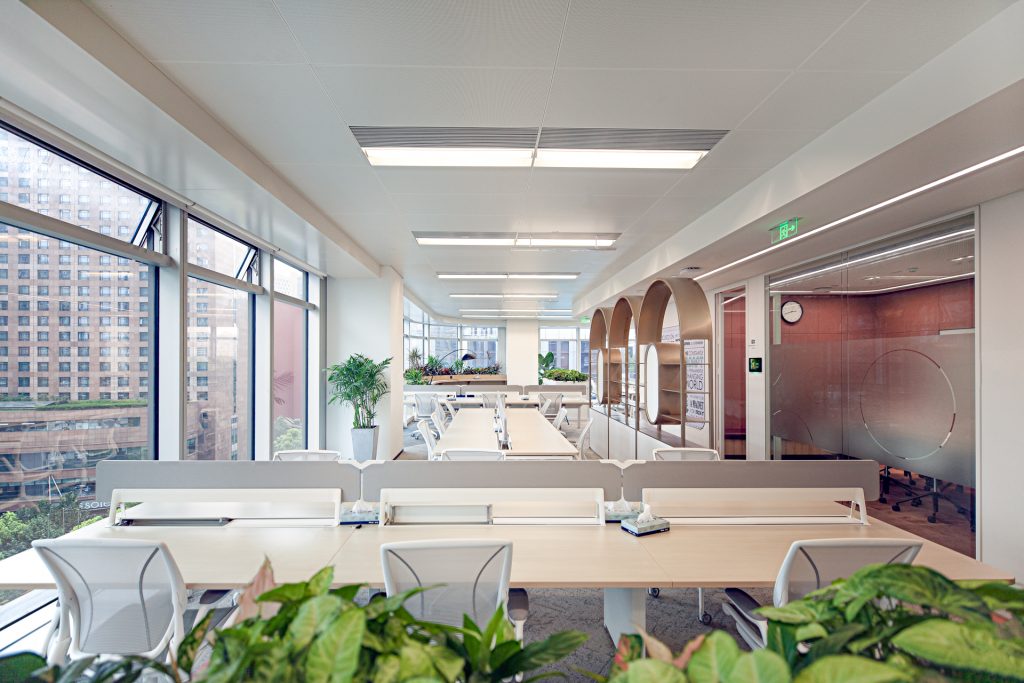 上海·“欧莱雅”办公空间设计 / Space Matrix – SOHO设计区